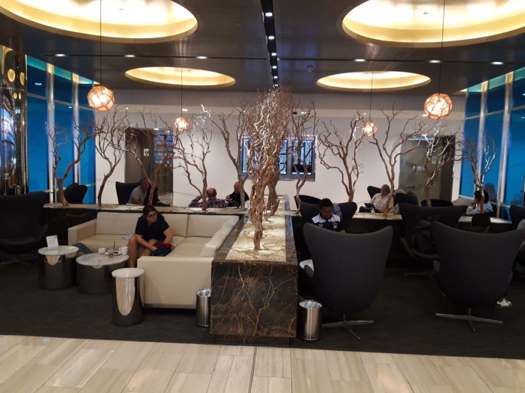 United Club Lounge London Heathrow T2B Review