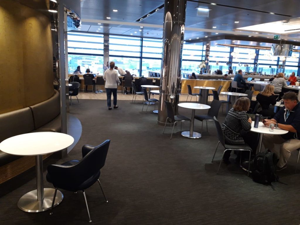 United Club Lounge London Heathrow T2B Review