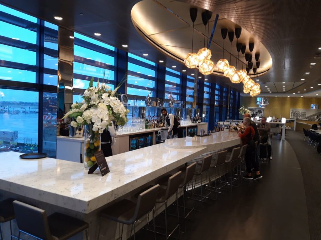 United Club Lounge London Heathrow T2B Review