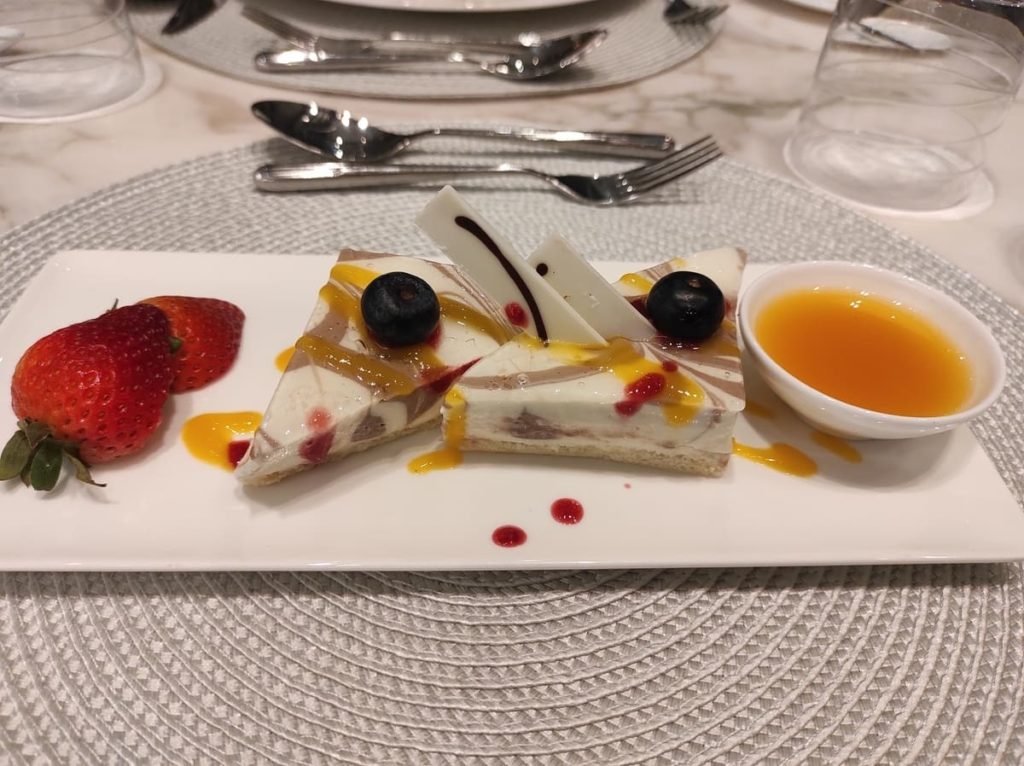 Oman Air First & Business Lounge Muscat Review