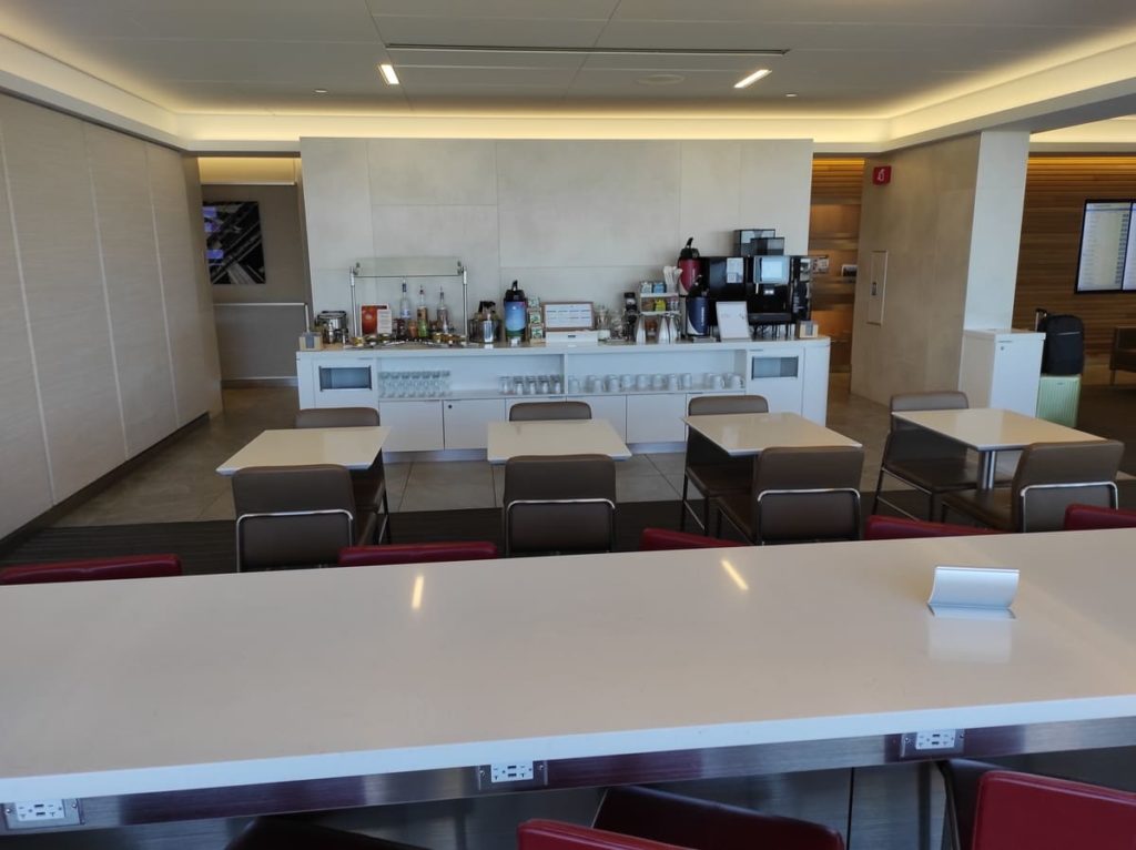 American Airlines Flagship Lounge Chicago Review