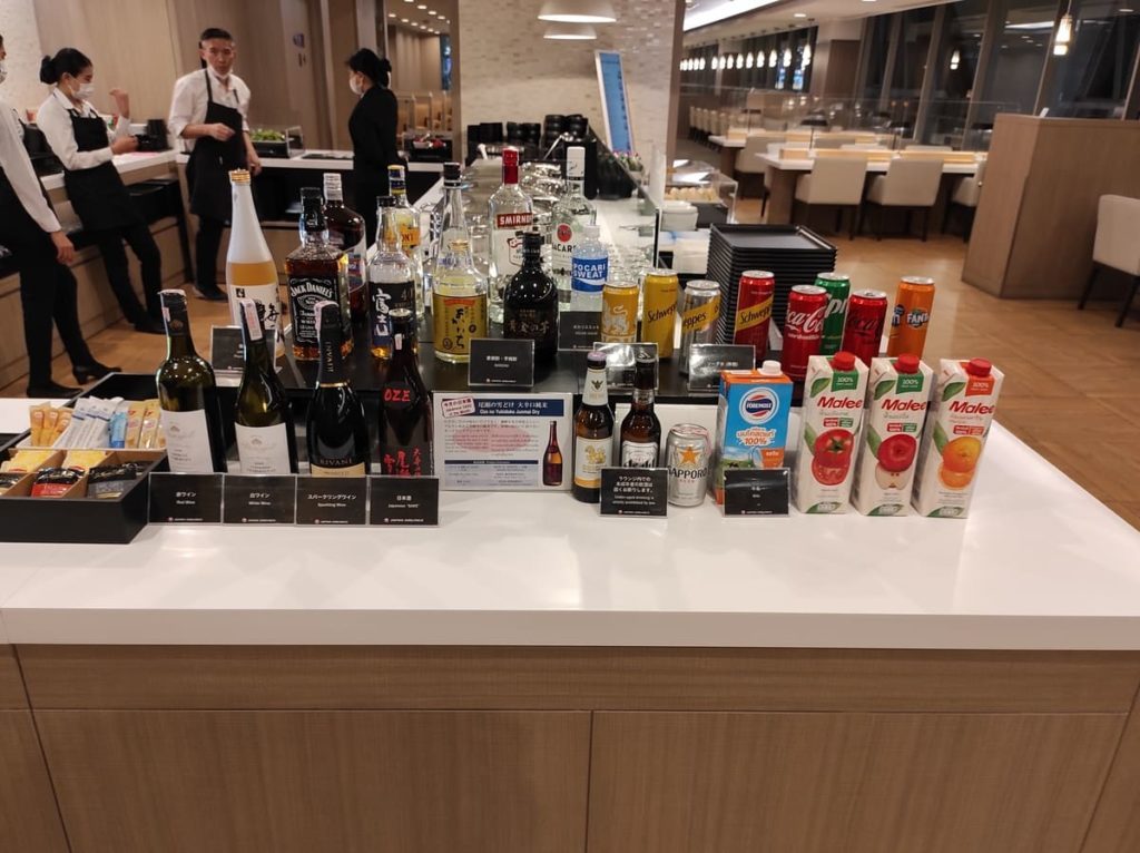 Japan Airlines Sakura Lounge Bangkok Review